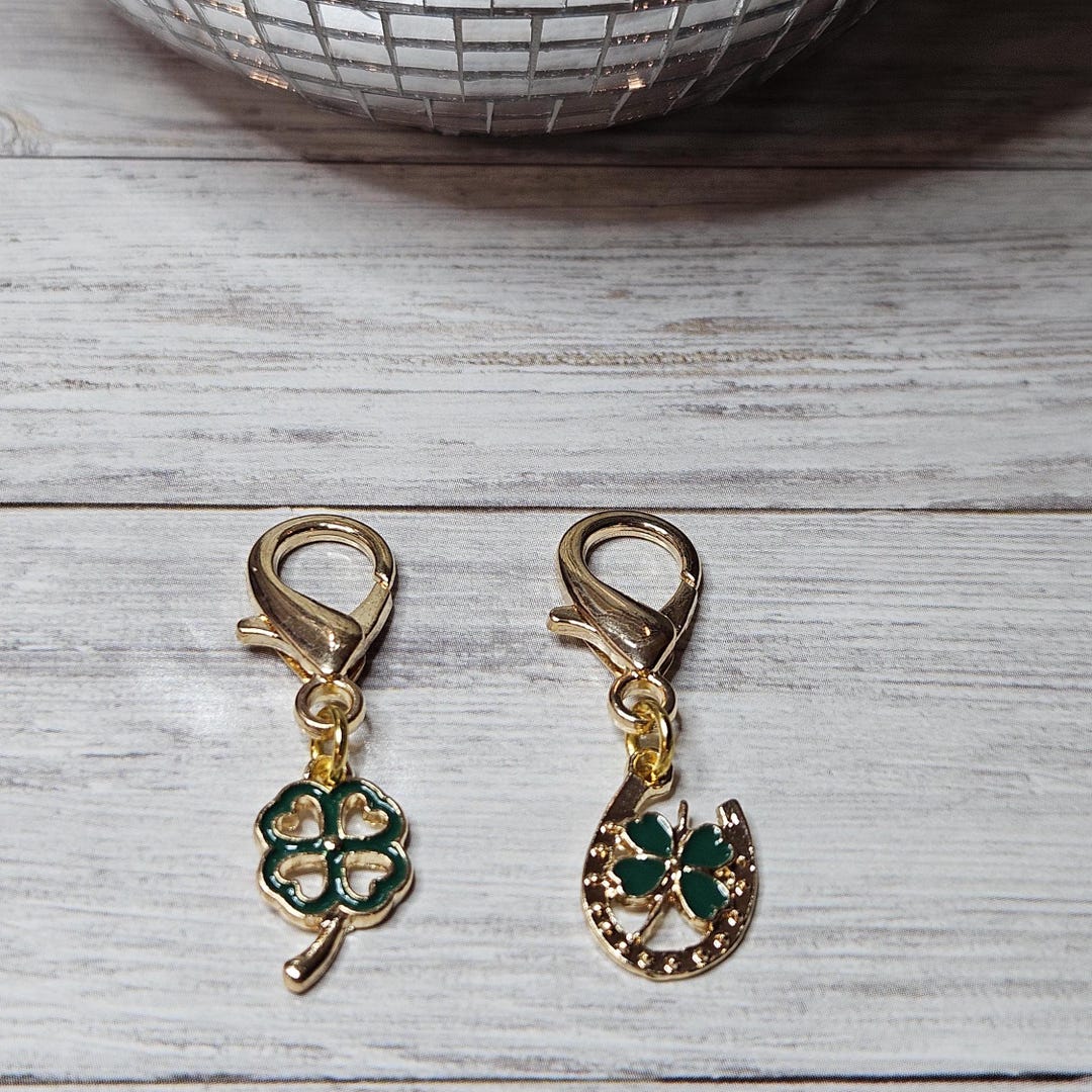 Badge Charm, Good Luck Badge Reel Accessory, 4 Leaf Clover Bag Charm ...