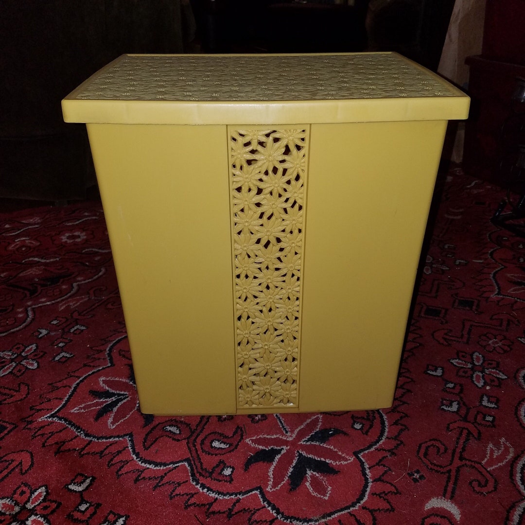 Mid Century Hamper, Vintage Waste Basket Trash Can, Harvest Gold, 1960 ...