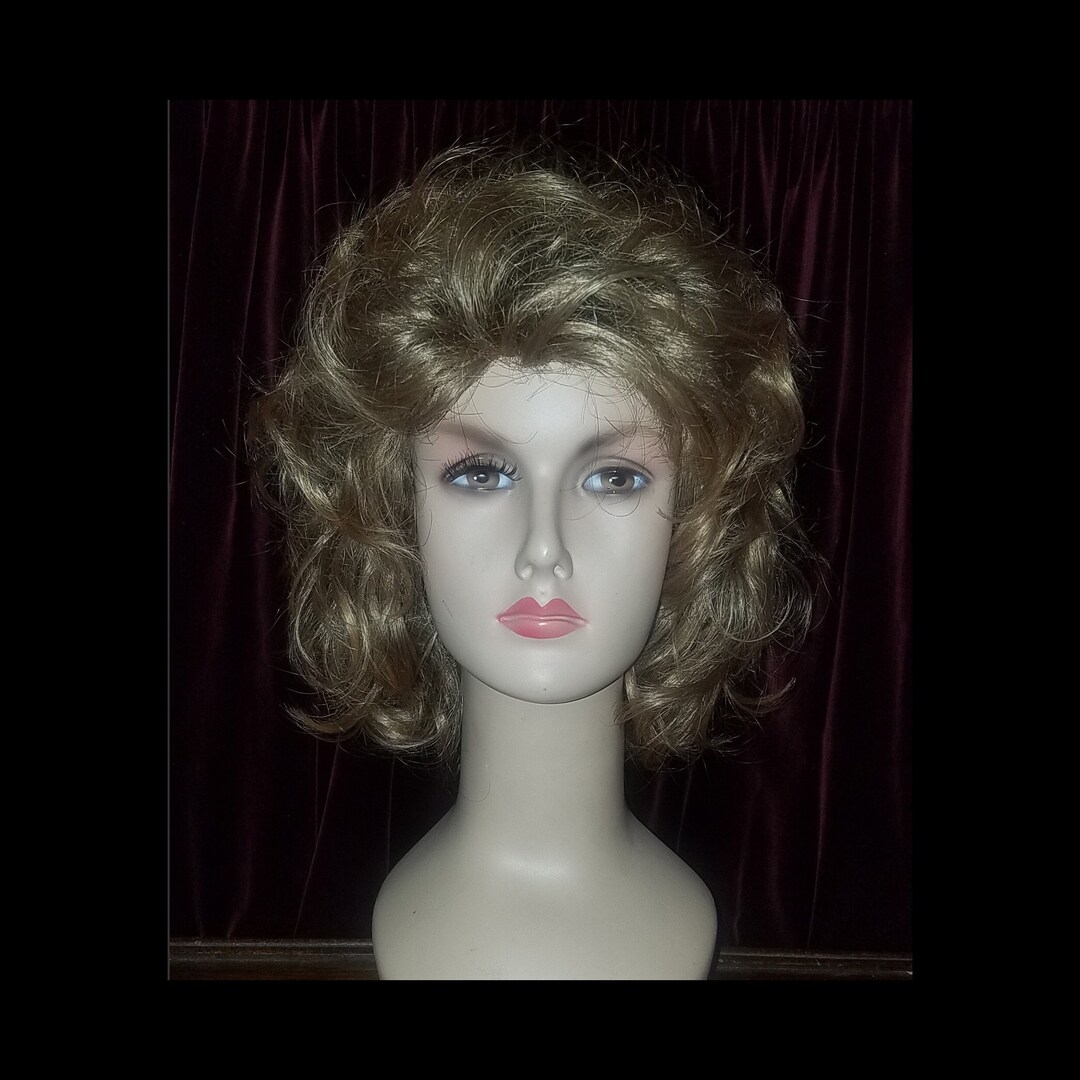 Vintage 1970's Wig, Sandy Blonde Hair W/layers, Above Shoulder, Nice ...