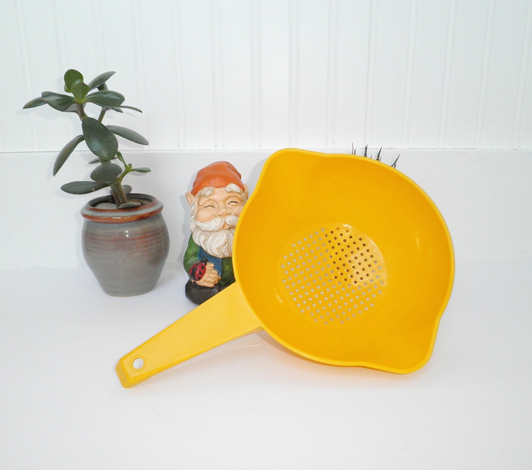Vintage Tupperware Sunshine Lemon Yellow 1 QT Small Kitchen Strainer ...