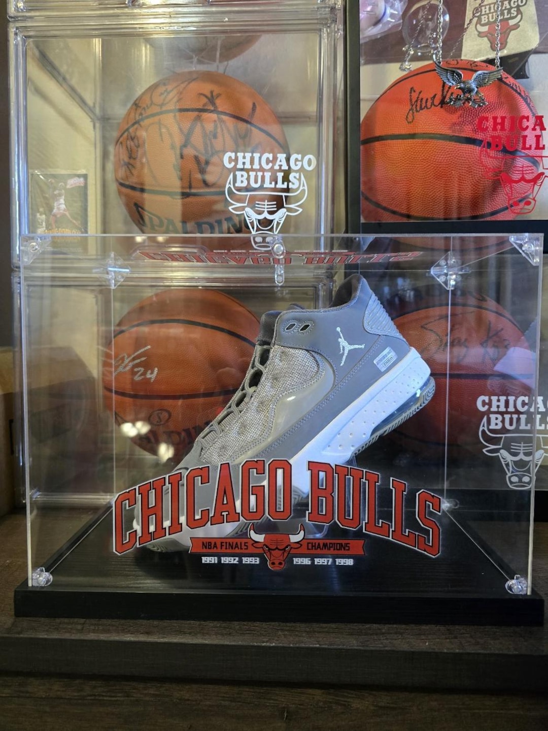 Michael Jordan Chicago Bulls #23 Signed/autographed Retro Nike MJ Shoe ...