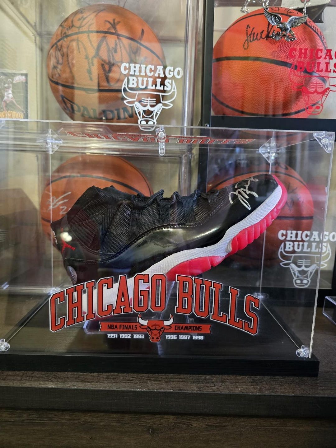 Michael Jordan Chicago Bulls #23 Signed/autographed Retro Nike MJ Shoe ...