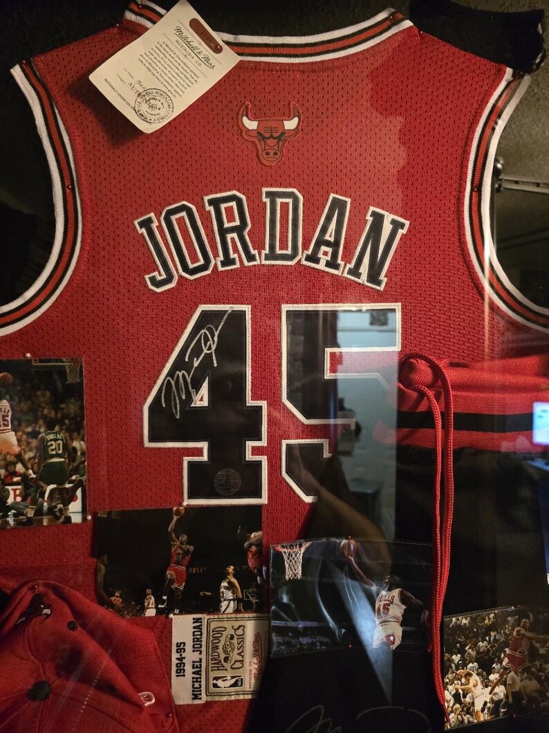 Michael Jordan 45 Chicago Bulls 3-signatures I'M BACK Home Red Jersey ...