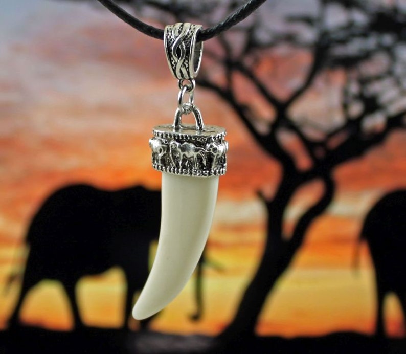 FUERTE Collar de colmillo de elefante marfil falso plata | Etsy