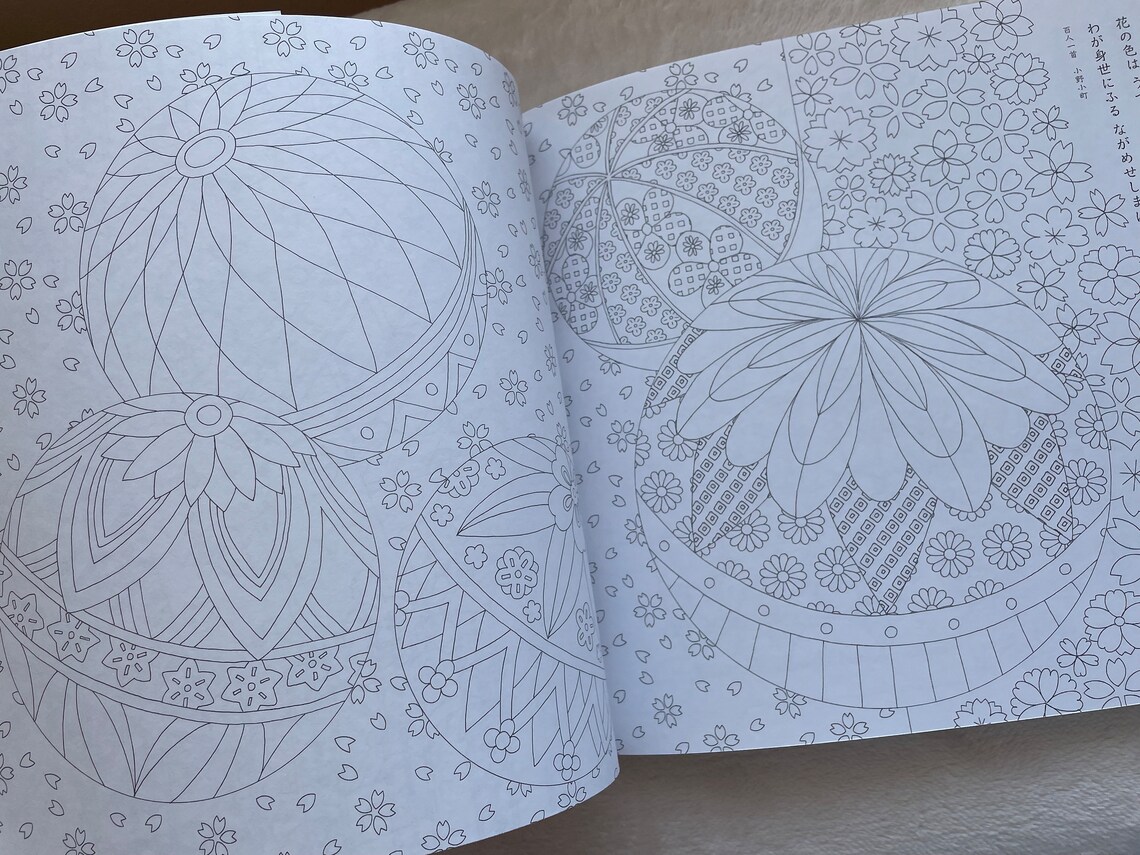 Traditional Japanese Flowers and Elegant Waka Poems Coloring Book ...