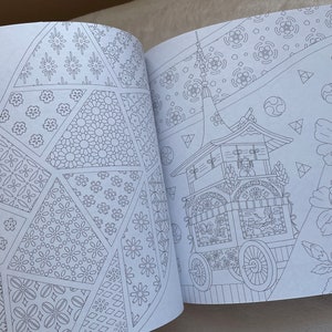 Traditional Japanese Flowers and Elegant Waka Poems Coloring Book ...