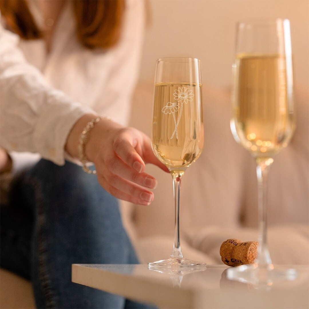Birth Flower Champagne Flutes Engraved Floral Champagne Glass Unique ...
