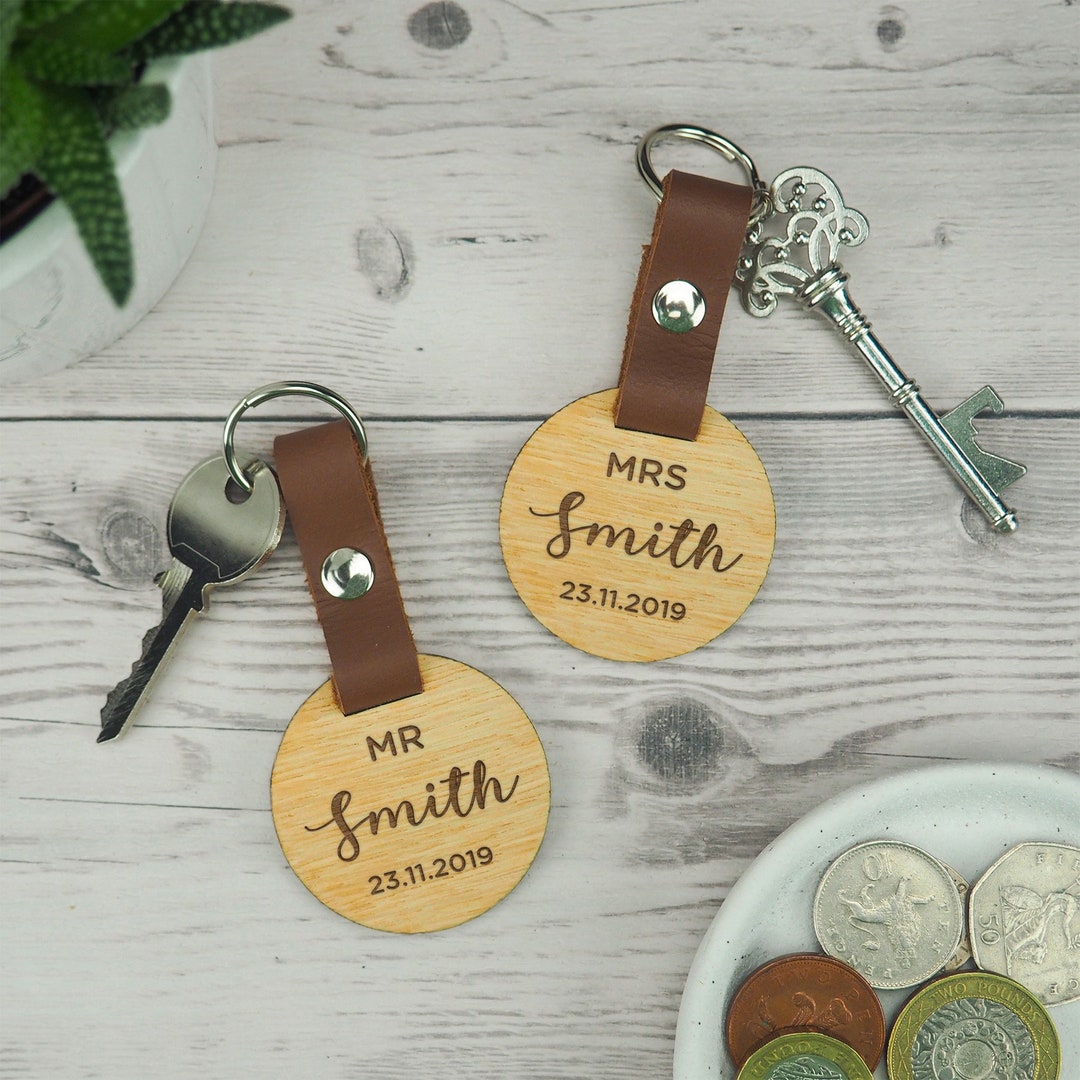 Personalised Couples Keychains - Personalized Wedding Anniversary Gifts ...