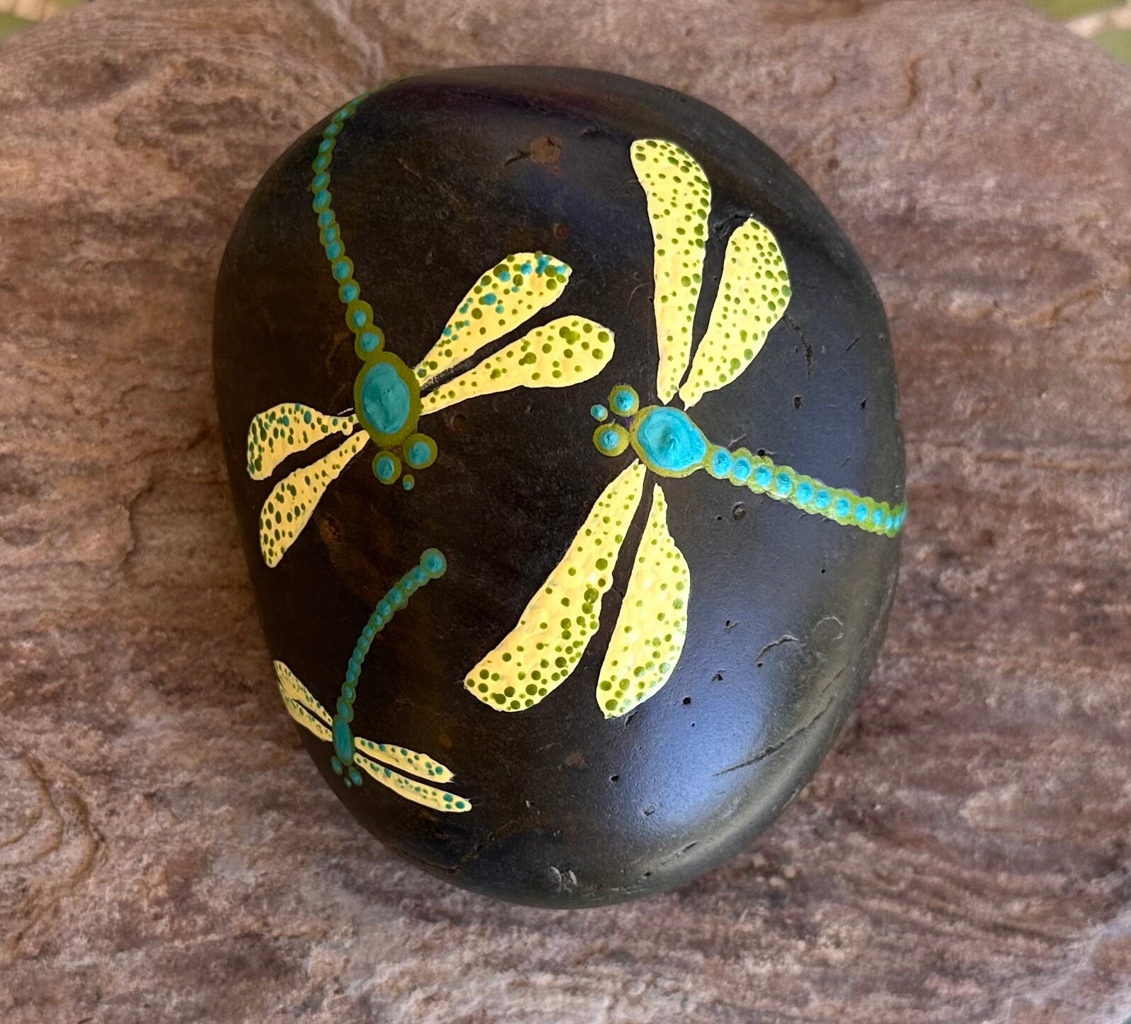 Yellow Winged Dragonflies Paperweight Rock Art Painted Rocks Dragonfly ...