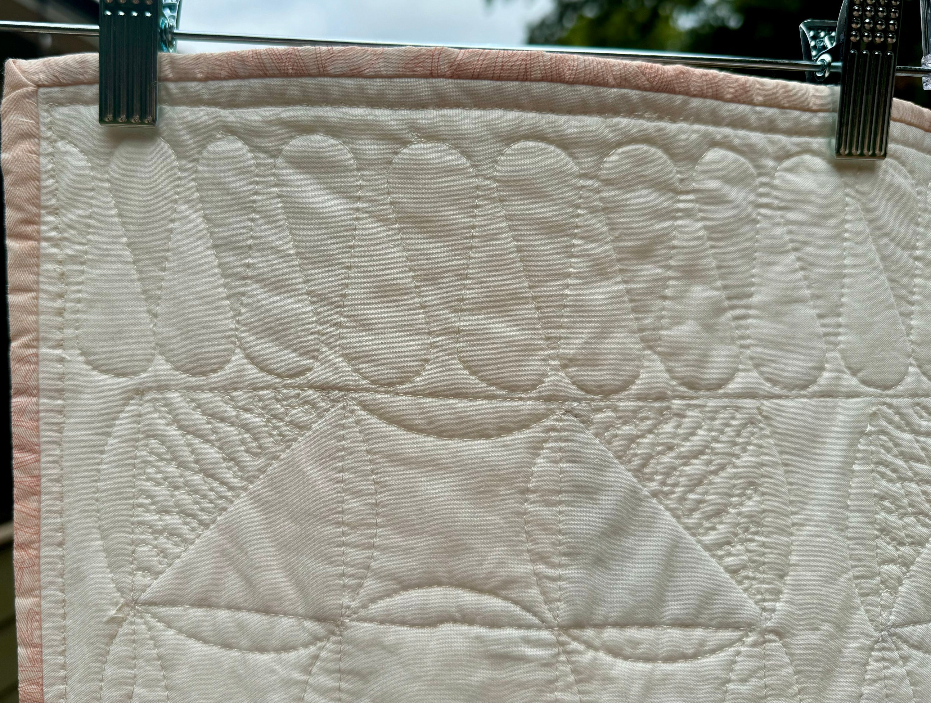 Cozy Shoo Fly Crib Quilt in Cream, Muted Pink, Green and Corals. - Etsy