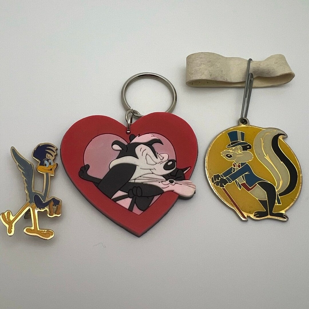 Vintage Looney Toons Pepe Le Pew and Road Runner Pin Keychain Lot 1994 ...