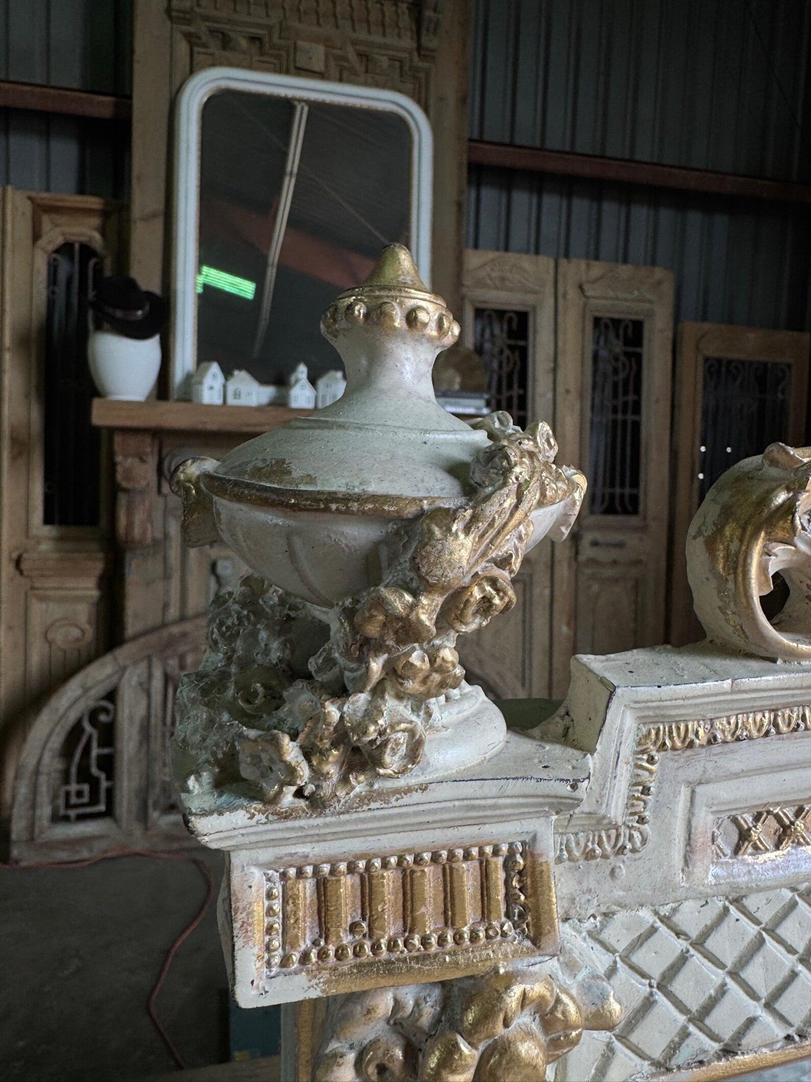 The (the Angelique) Cherub Medallion Hand Crafted Giltwood Mirror - 33 ...