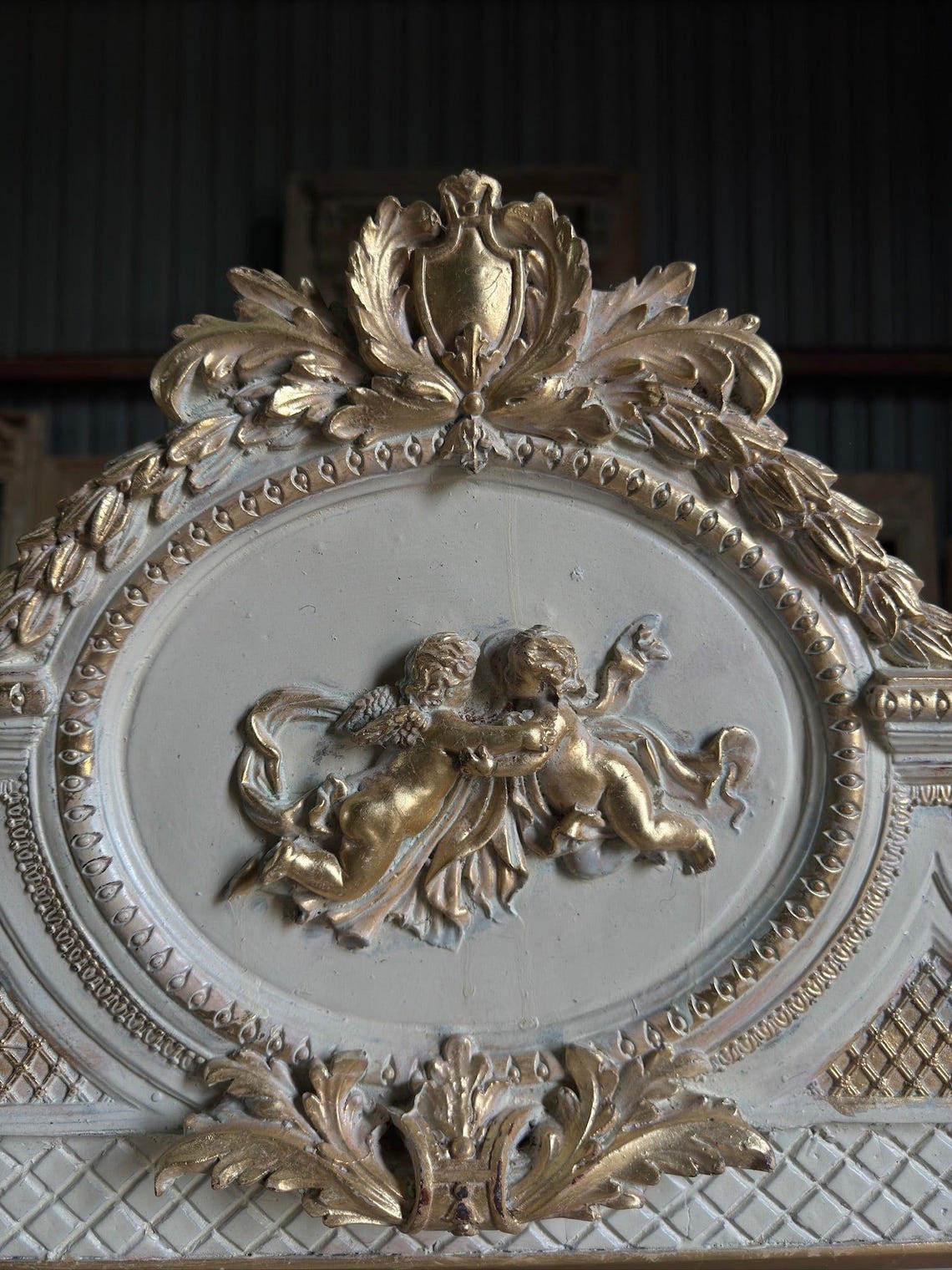 The (the Angelique) Cherub Medallion Hand Crafted Giltwood Mirror - 33 ...