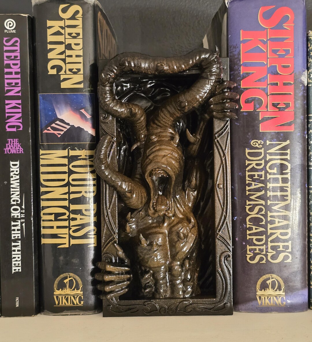 Nyanpotech Book Nook Monster – 3D Printed Alien Creature Shelf Decor - Etsy