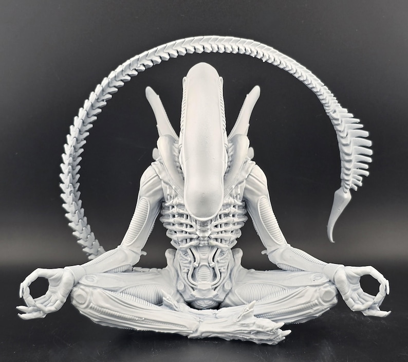 3D Printed Alien Xenomorph Meditating Statue - Etsy