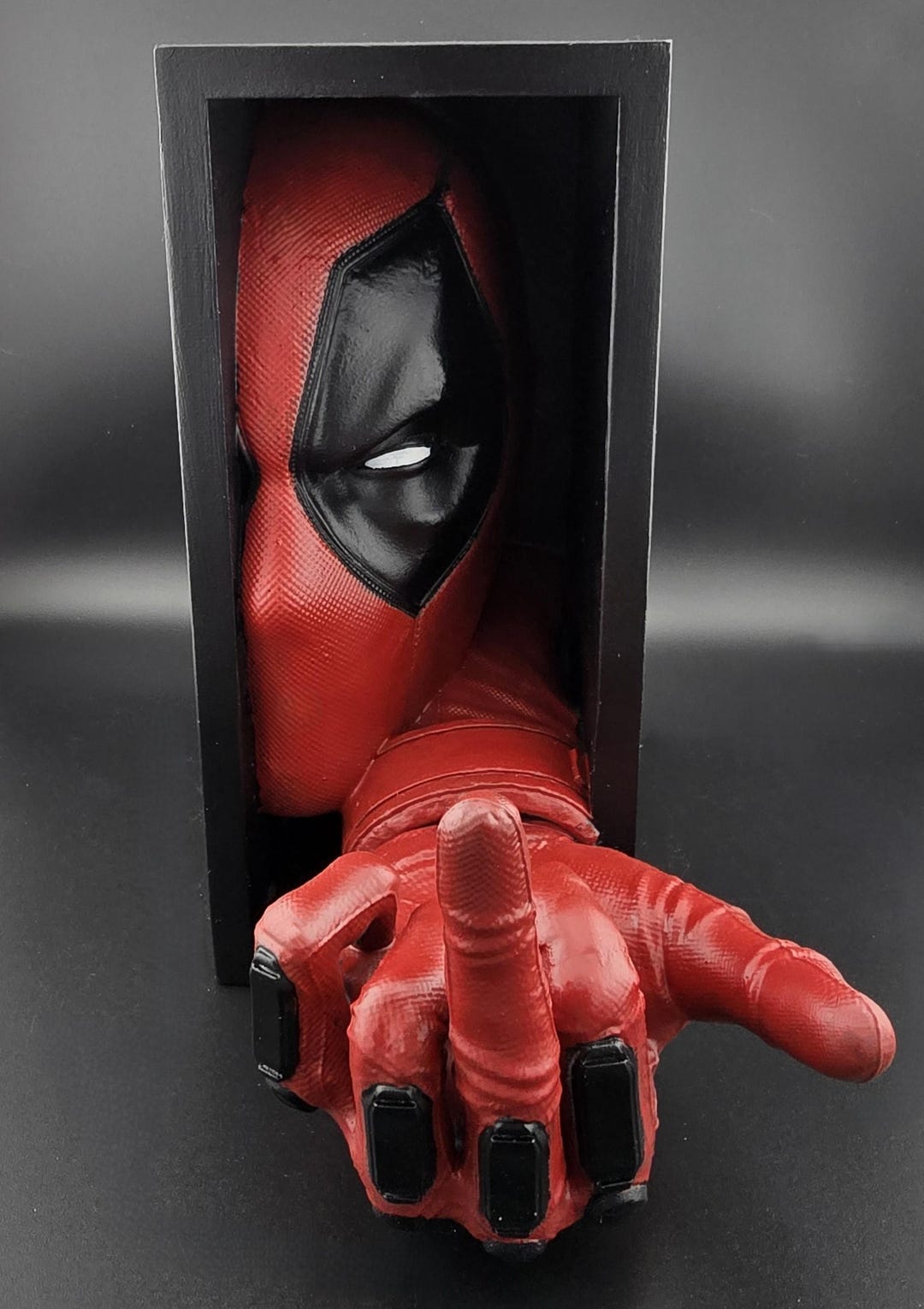 Deadpool Book Nook - 3D Resin Printed Bookend & Display - Etsy