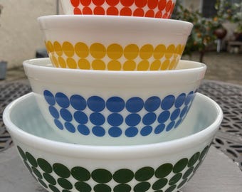 Vintage Pyrex Dots Mixing Bows, Complete 4 Piece Set, Green Dot 404 ...