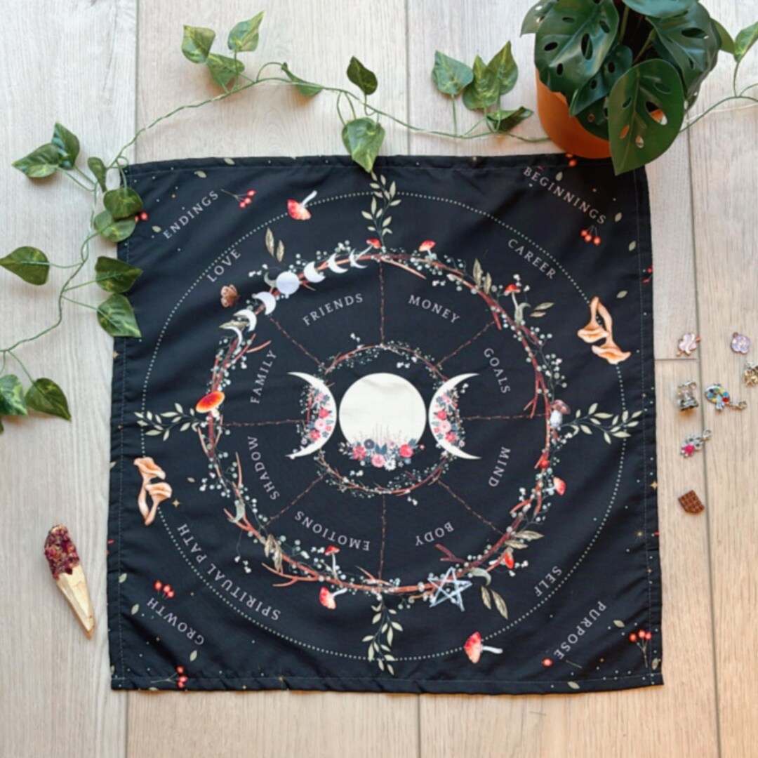 Charm Casting Cloth With Triple Moon, Witchy Divination Mat for Runes ...