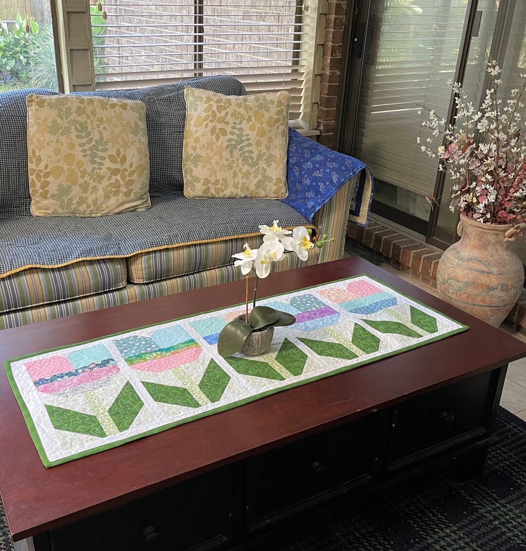 Dutch Tulip Table Runner Quilted Handmade Flowers Tabletop Amsterdam ...