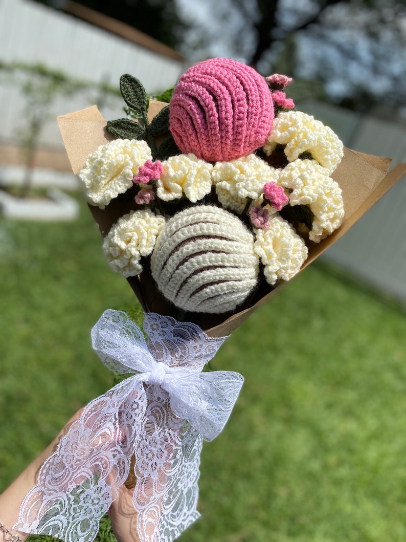 Super Cute Concha Conchas Bouqet With Lacy Bow - Etsy