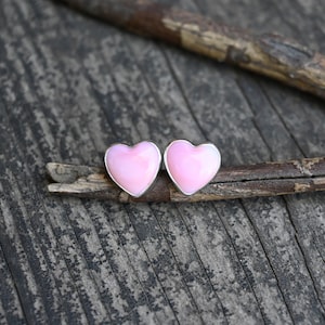 Pink Queen Conch Shell Sterling Silver Heart Stud Earrings / Pink Heart ...