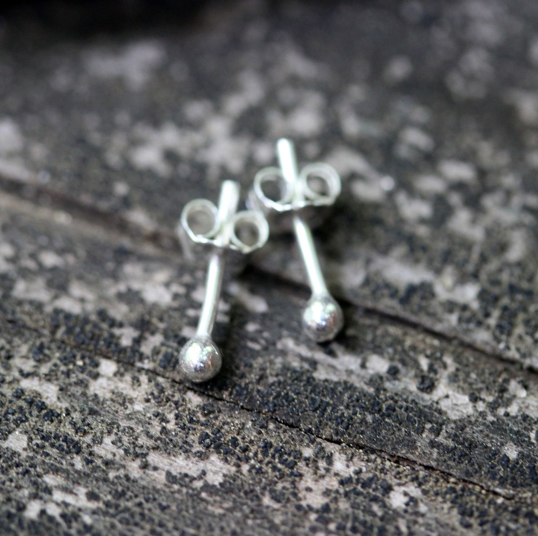 Tiny Sterling Silver Stud Earrings: 2.5-3mm Cartilage Studs - Etsy