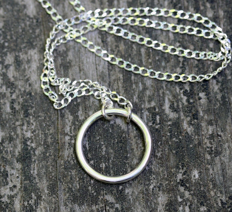 Sterling Silver Circle Necklace / Dainty Silver Necklace / - Etsy