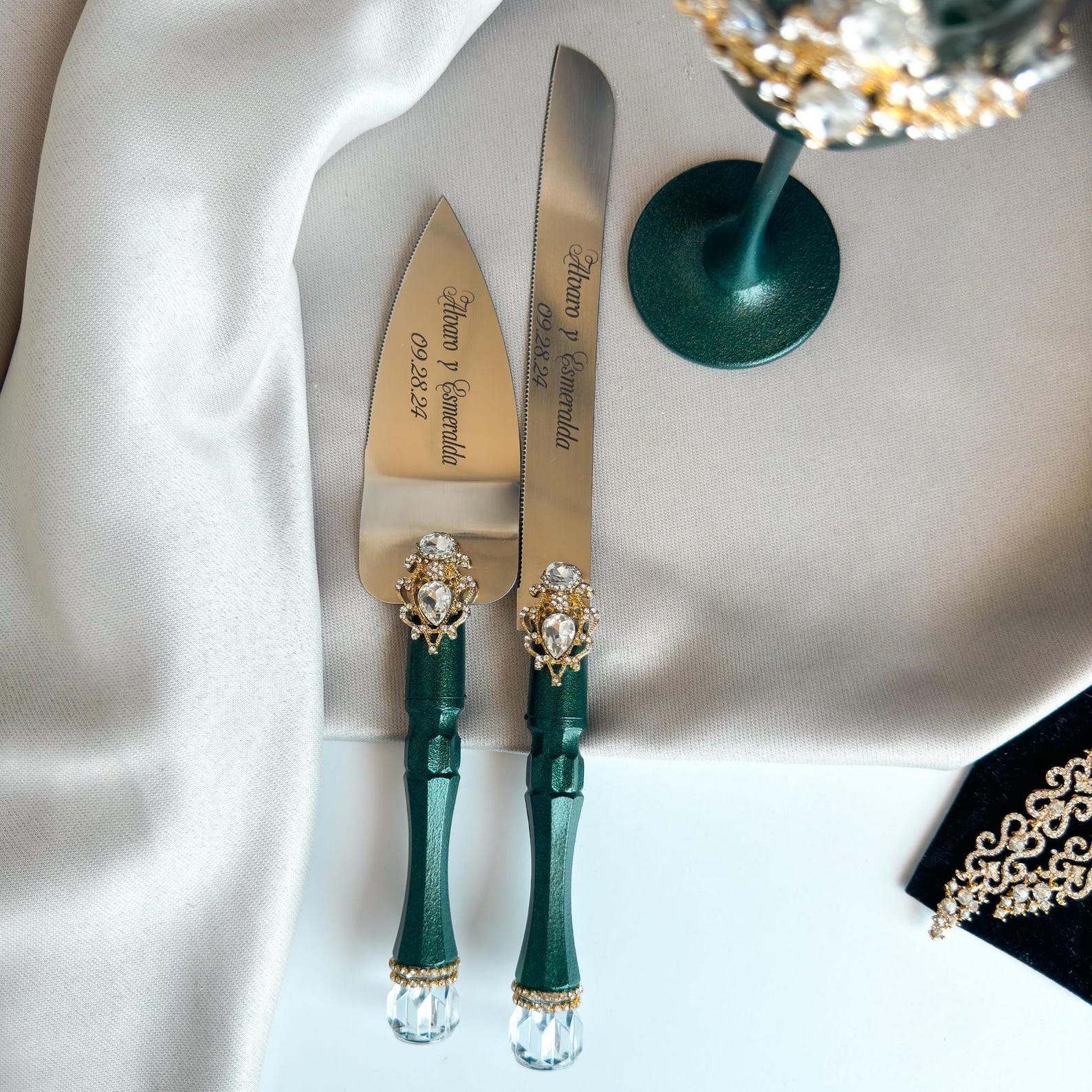 Emerald Green Quinceañera Champagne Flute & Cake Server Set - Etsy