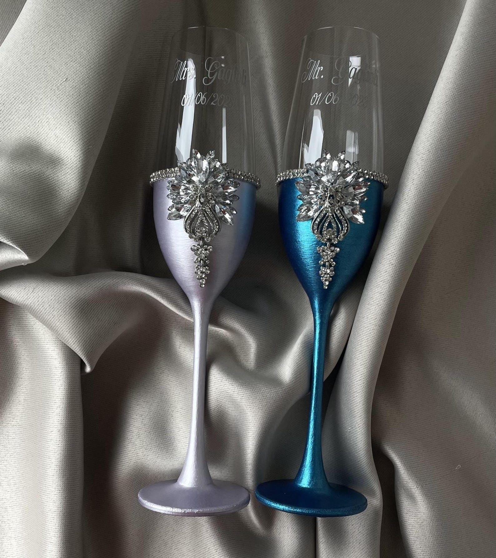 Light Blue Wedding Set: Engraved Champagne Glasses, Cake Cutting ...