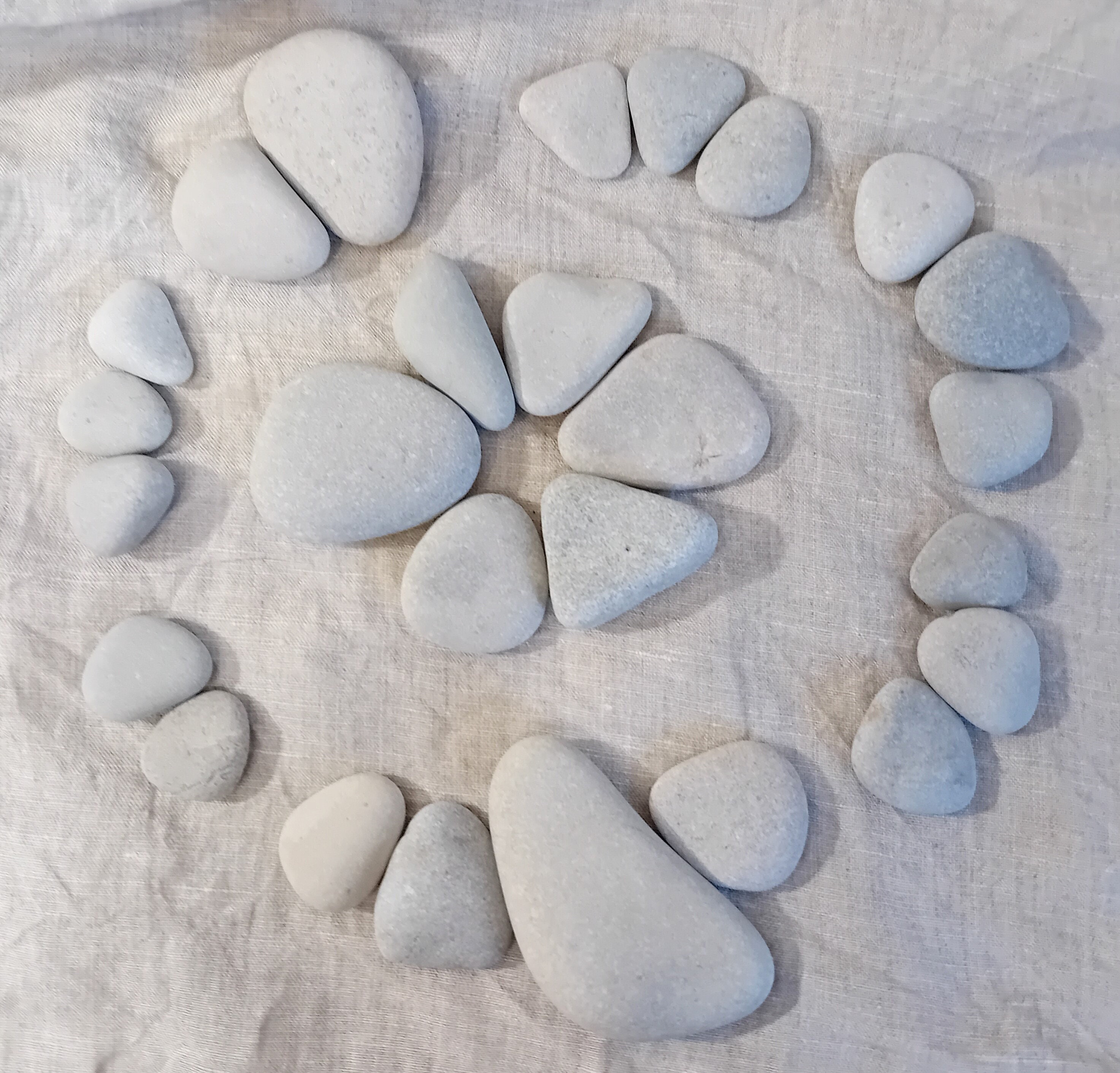 Set of 26 Pcs Flat Decorative Triangle Stones Pebble Art Supplies ...