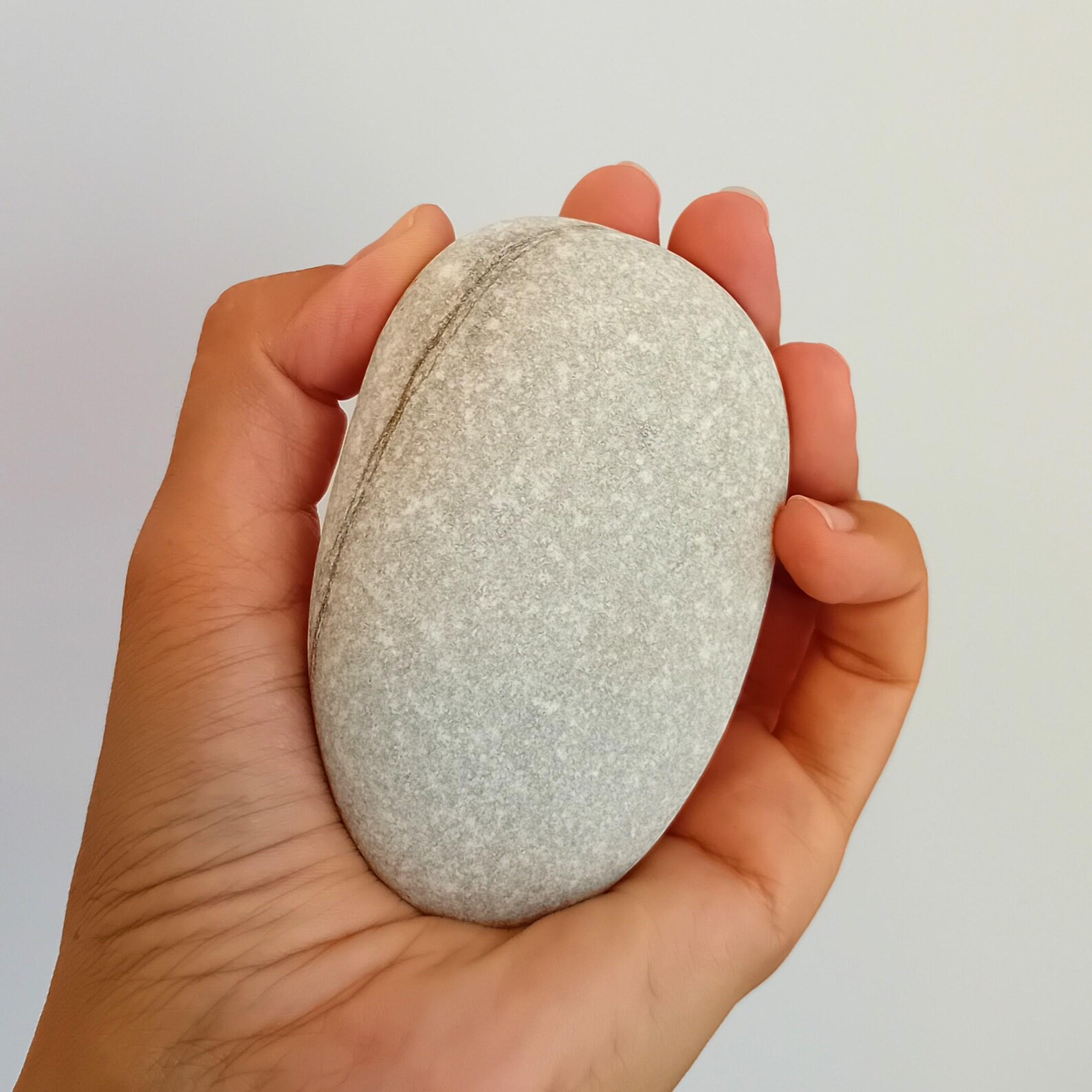 Rare White Quartz Decorative Sea Stone With Tinny Grey Line Sustainable ...