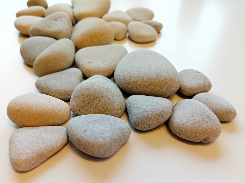 Set of 26 Pcs Flat Decorative Triangle Stones Pebble Art Supplies ...