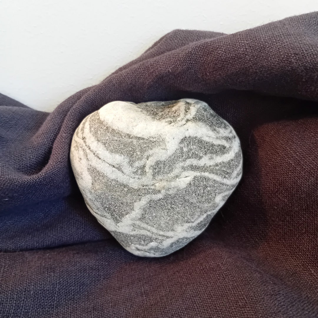Unique Heart Wishing Stone Lucky Stone Pebble Art Supplies Sustainable ...