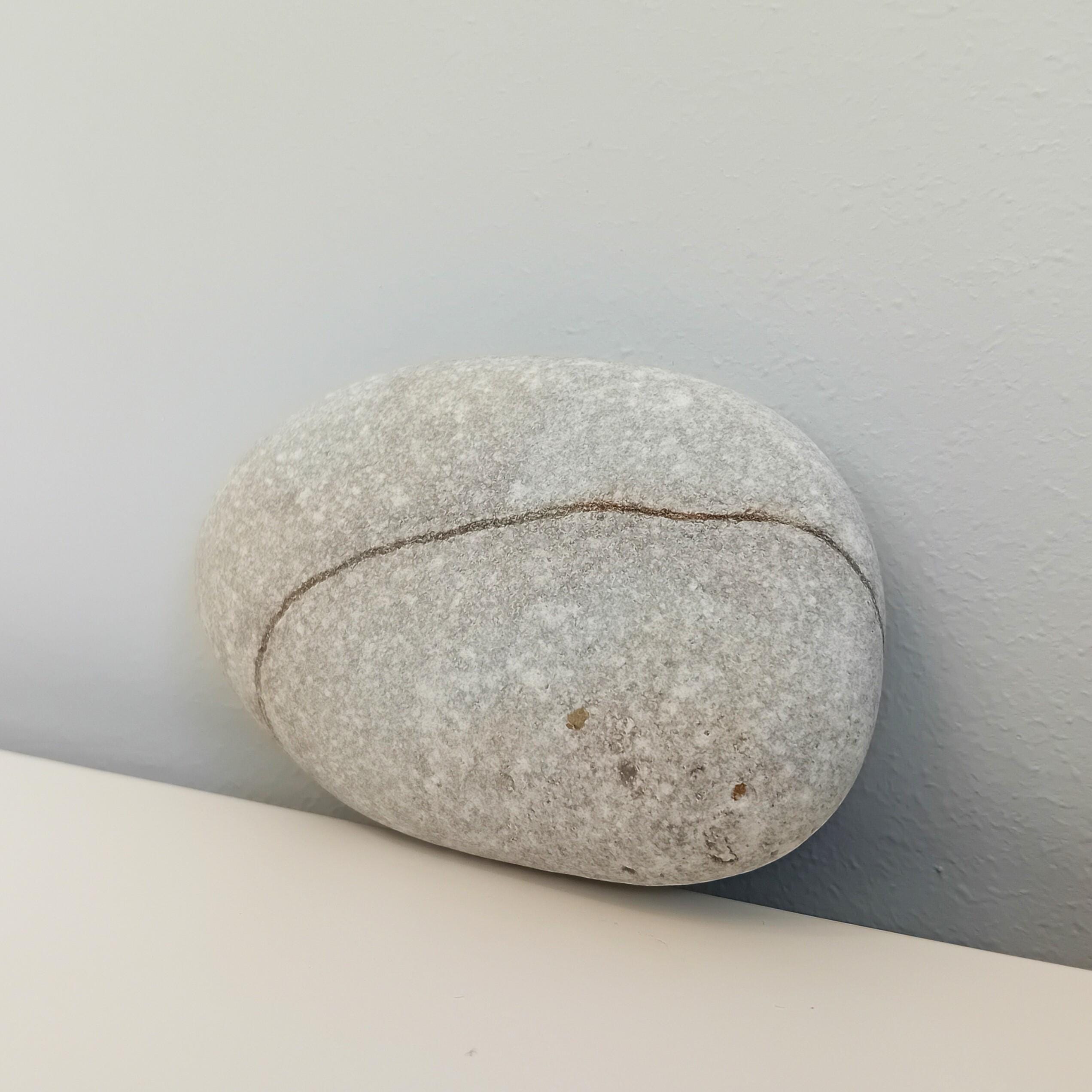 Rare White Quartz Decorative Sea Stone With Tinny Grey Line Sustainable ...