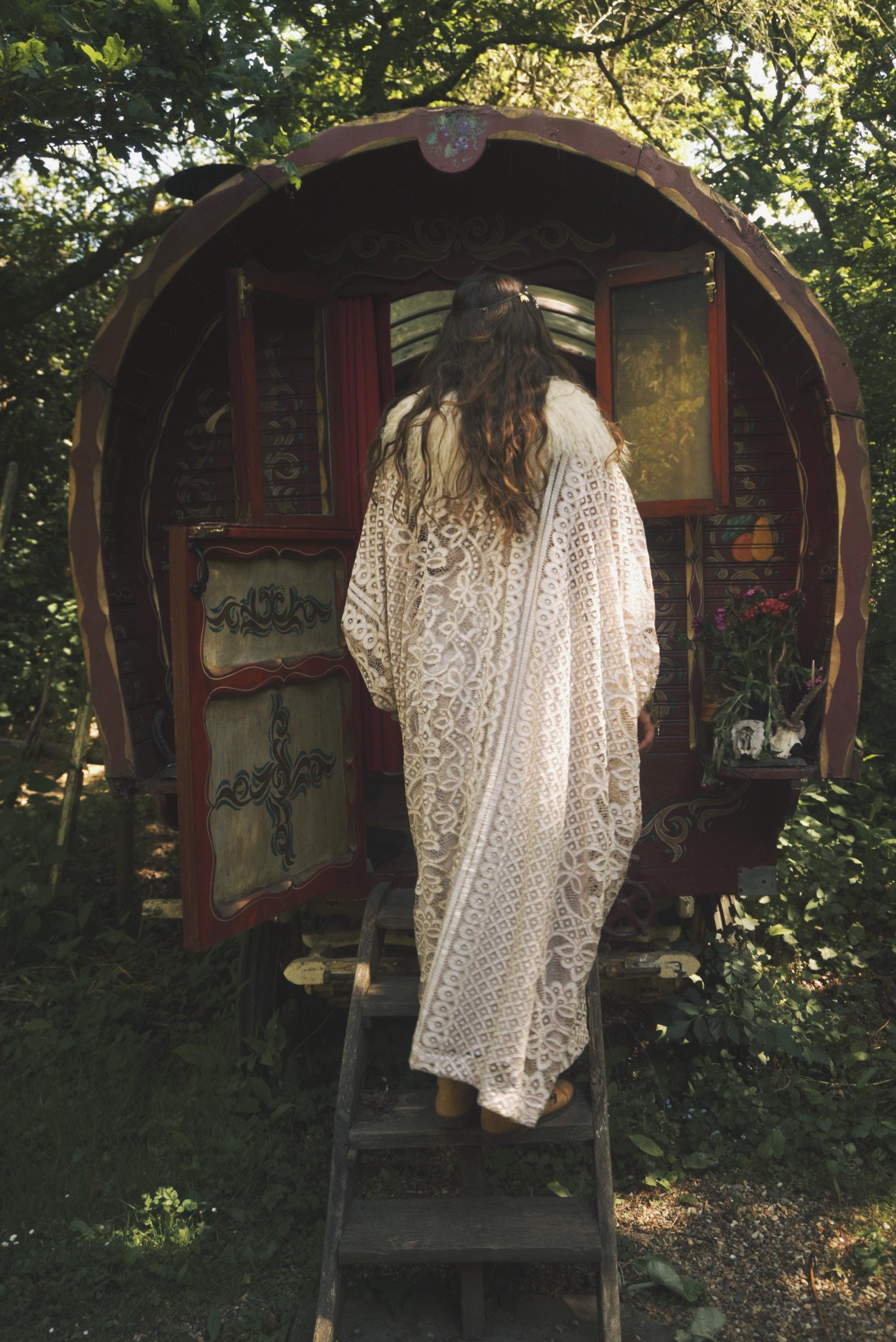 Oracle of the North Lace V Neck Kaftan Gown, Freesize - Etsy