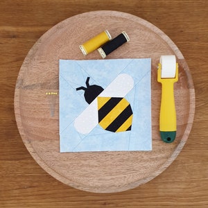 Flying Bumble Bee, Honey Bee FPP Quilt Block Perfect for Spring and ...
