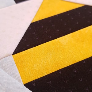 Flying Bumble Bee, Honey Bee FPP Quilt Block Perfect for Spring and ...