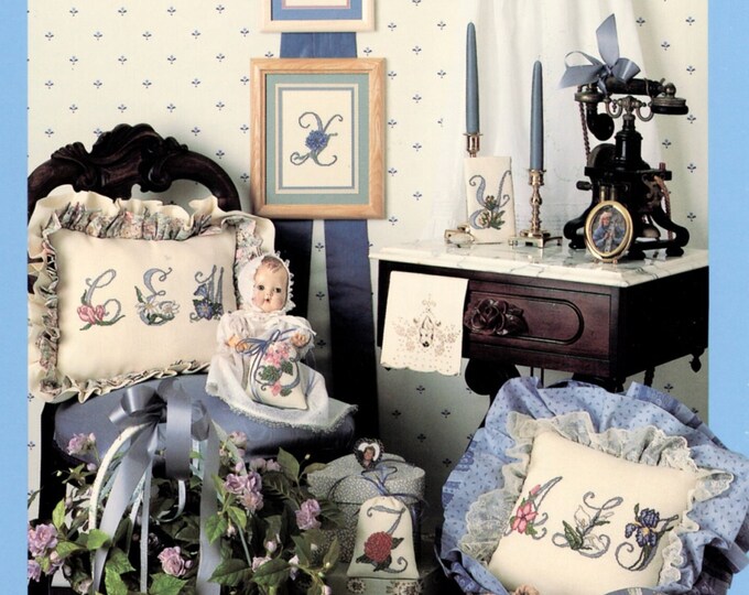 Linen Letters: Designs for Counted Cross Stitch or Needlepoint by Holly ...