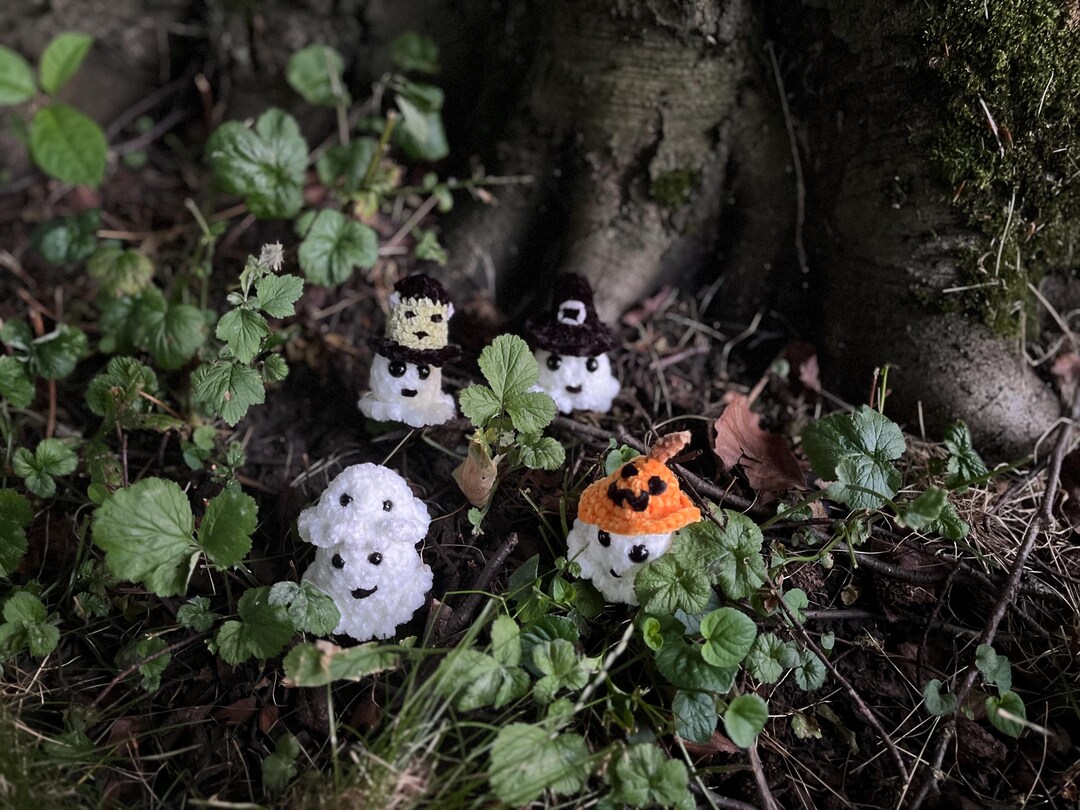 Mini Ghosts With Hats Simplified Crochet Pattern - Etsy