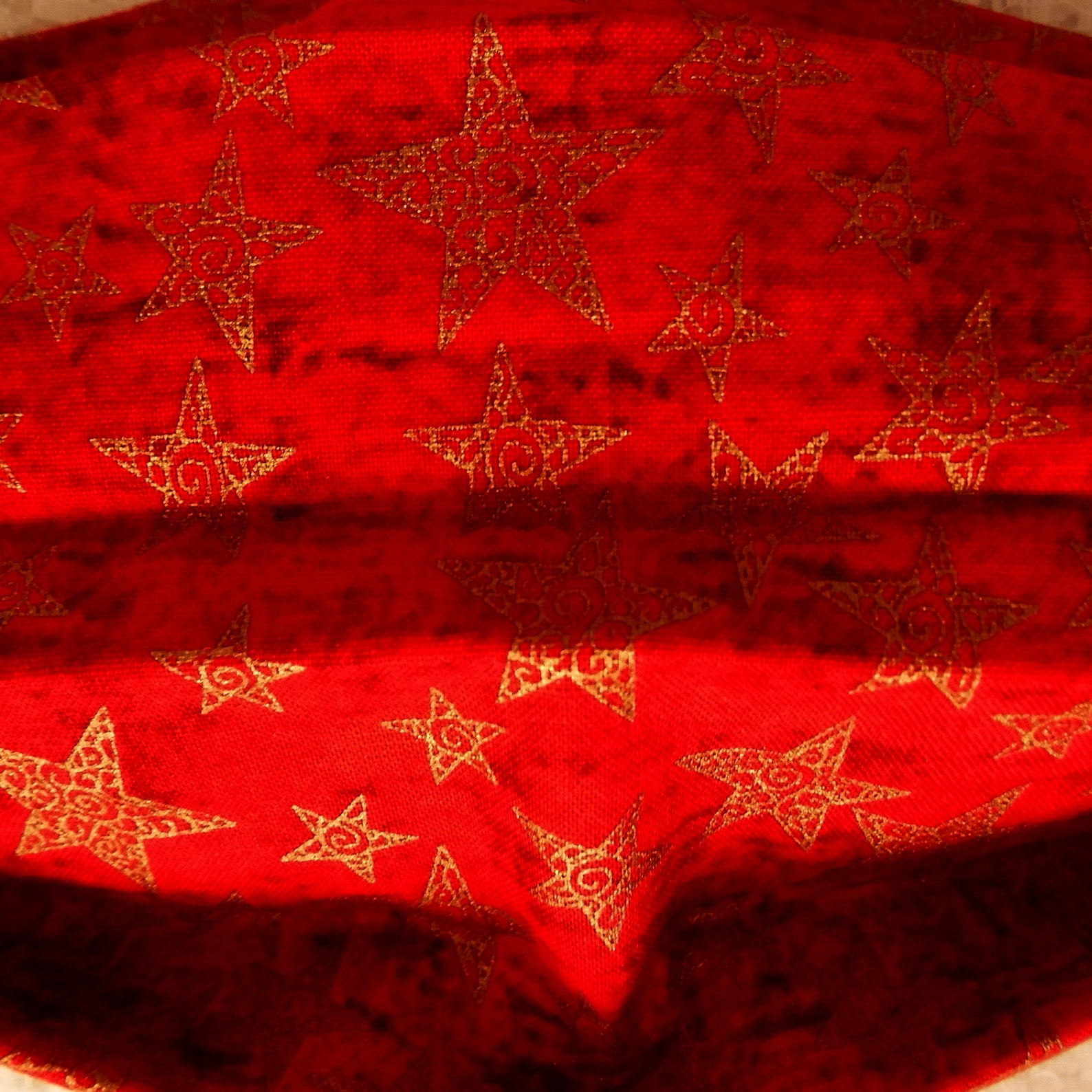 Gold Metallic Stars on Red Cotton Pleated Face Mask - Red Gold Star ...