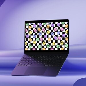Checkered Smiley Face Desktop Wallpaper, Fun Colorful Screensaver ...