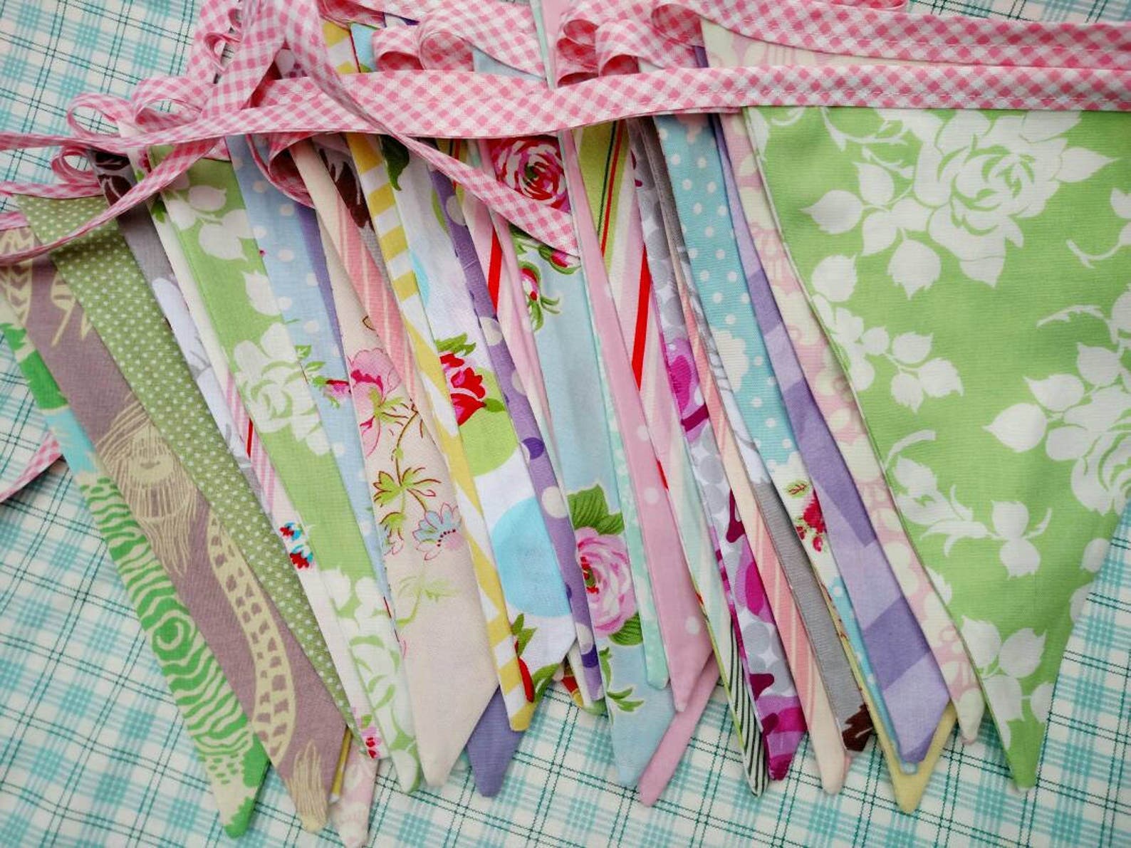 Long Shabby Chic Bunting Feat. Reproduction Prints Ready 2 - Etsy