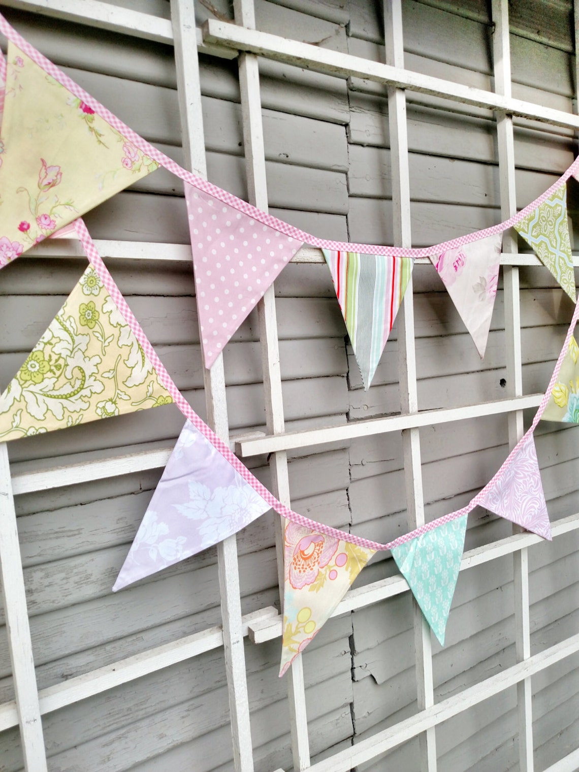 Long Shabby Chic Bunting Feat. Reproduction Prints Ready 2 - Etsy