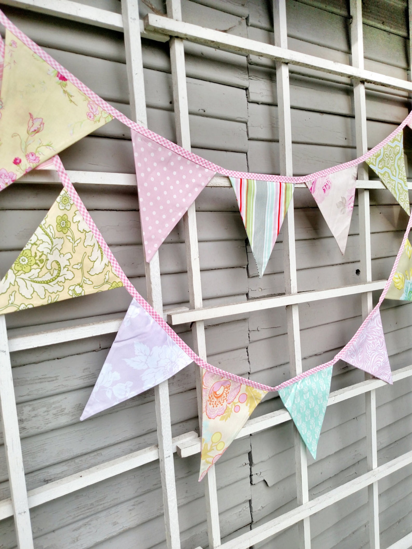 Long Shabby Chic Bunting Feat. Reproduction Prints Ready 2 - Etsy