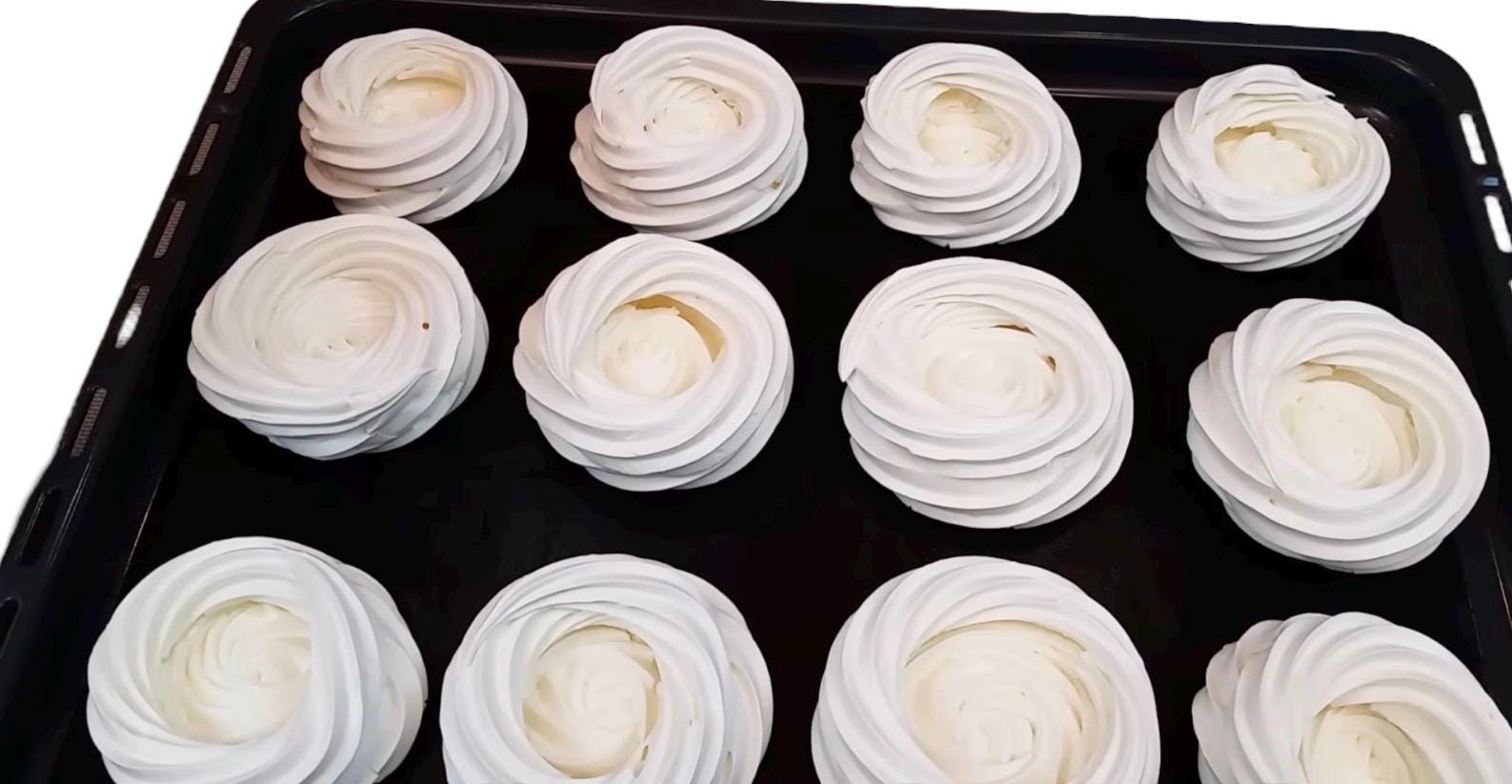 Gluten Free Meringue,christmas Pavlova Cake Decor( Meringue), Holiday ...