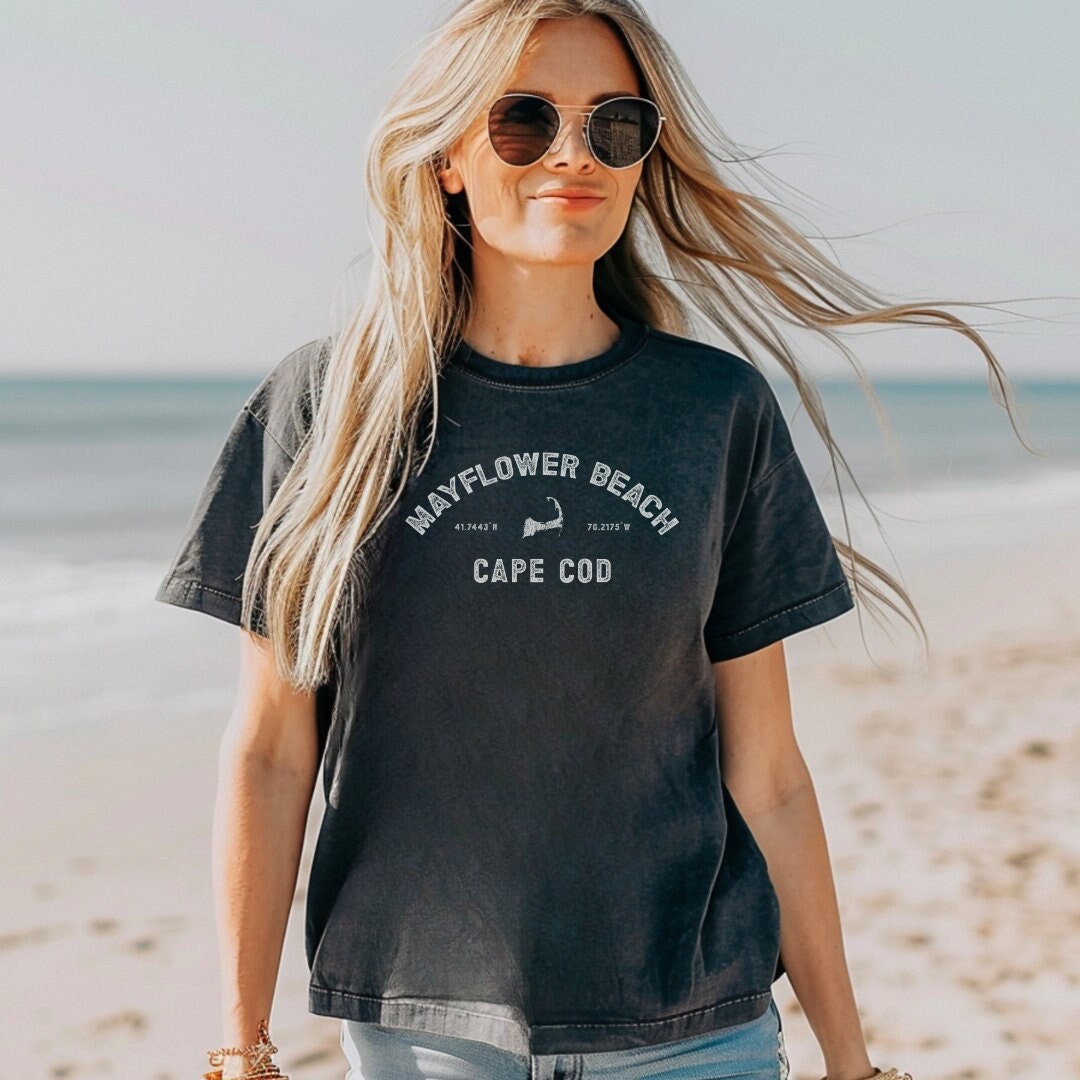 Mayflower Beach Cape Cod T-shirt: Women's Vintage Oversized Boxy Tee - Etsy