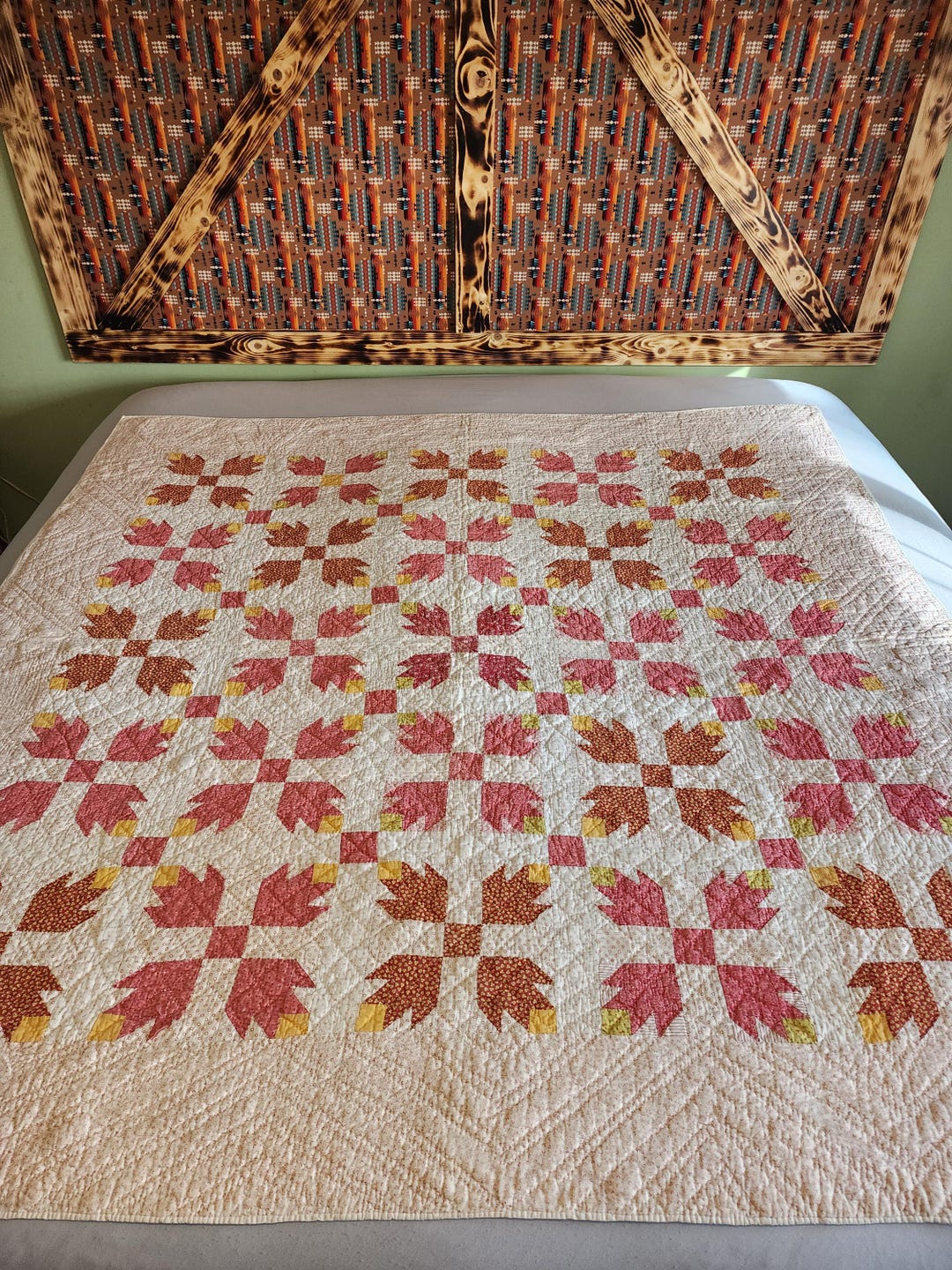 Classic 19th Century Bear Tracks Pattern Quilt Hand-stitched, Timeless ...