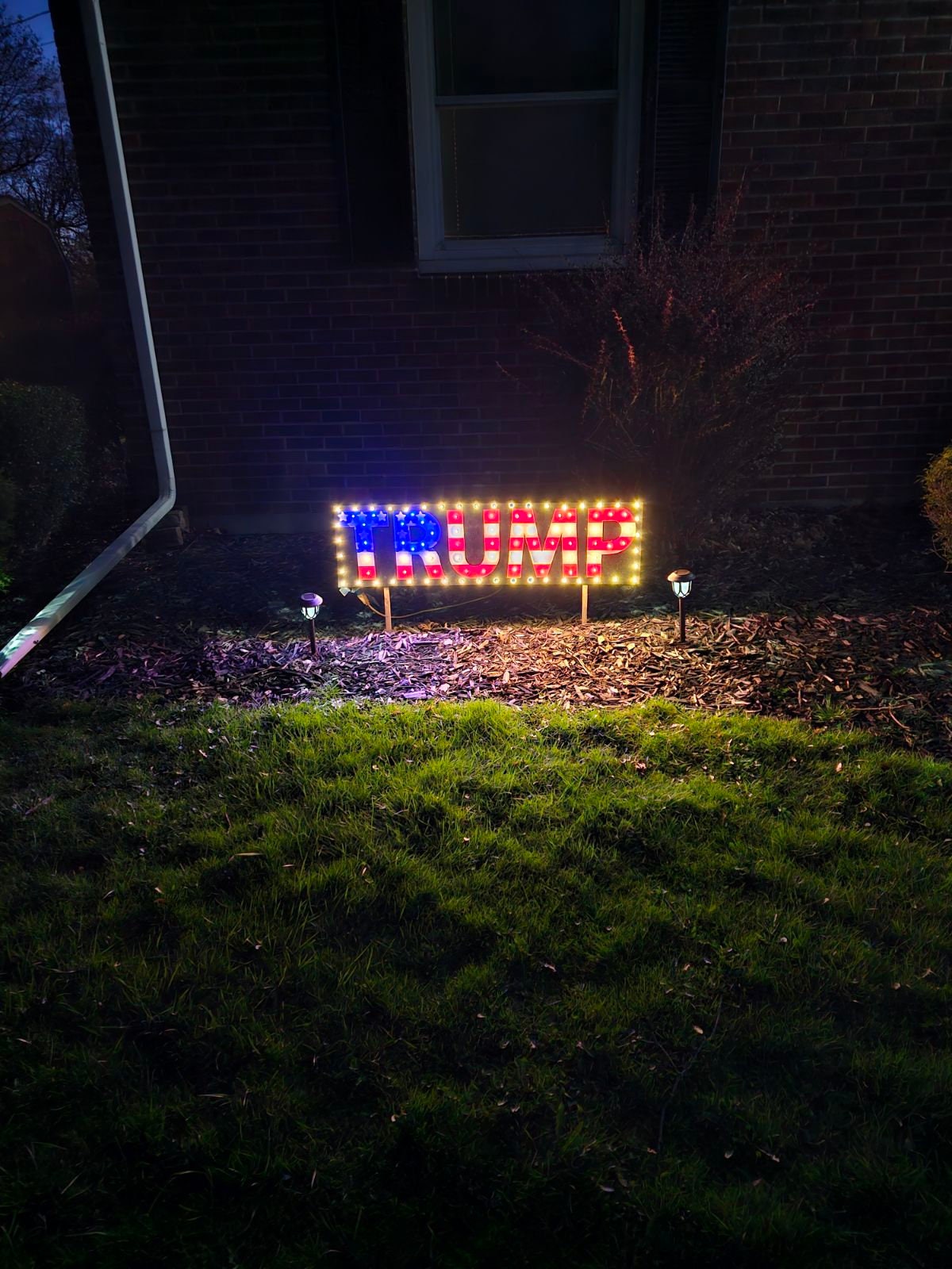 Show Your Support for Donald Trump With This Beautiful Lighted Yard ...