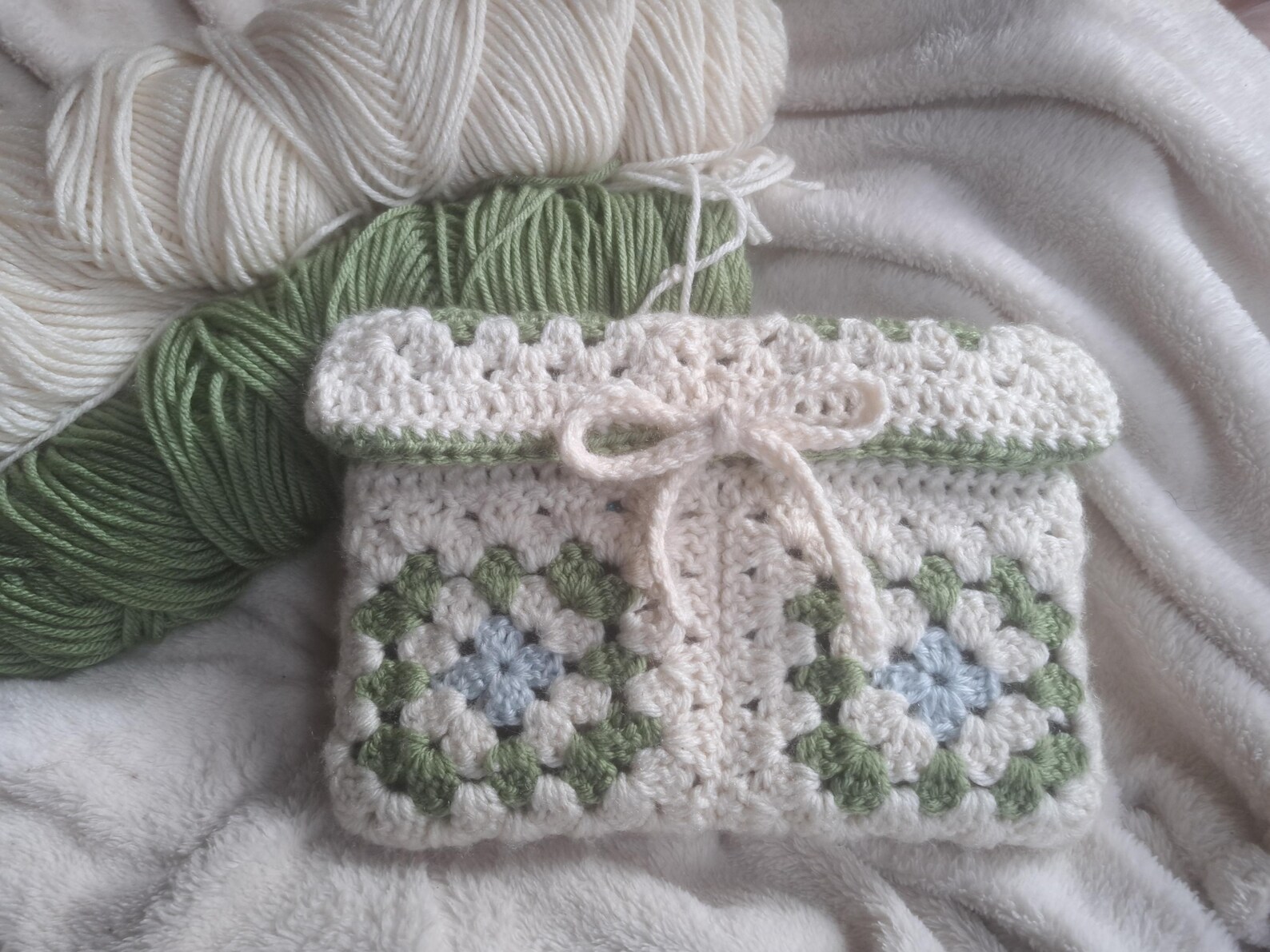 Granny Square Crochet Book Cover Coquette - Etsy