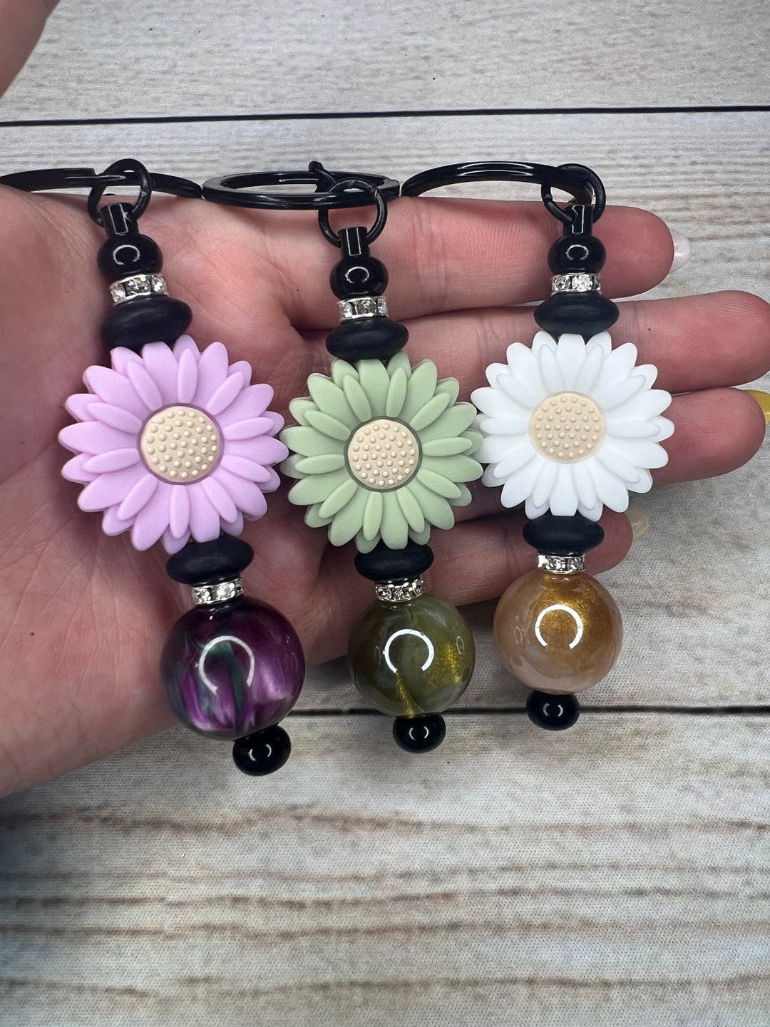 Daisy Keychain - Etsy
